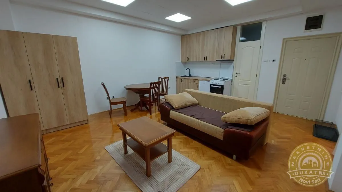 Izdavanje, garsonjera, 30m2, Centar, Novi Sad