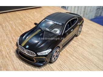 Metalni model automobila BMW M8