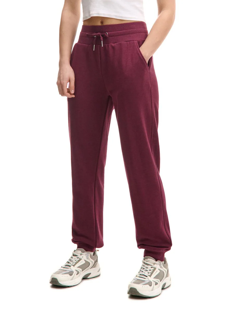 Sportske jogger pantalone
Sportske jogger pantalone