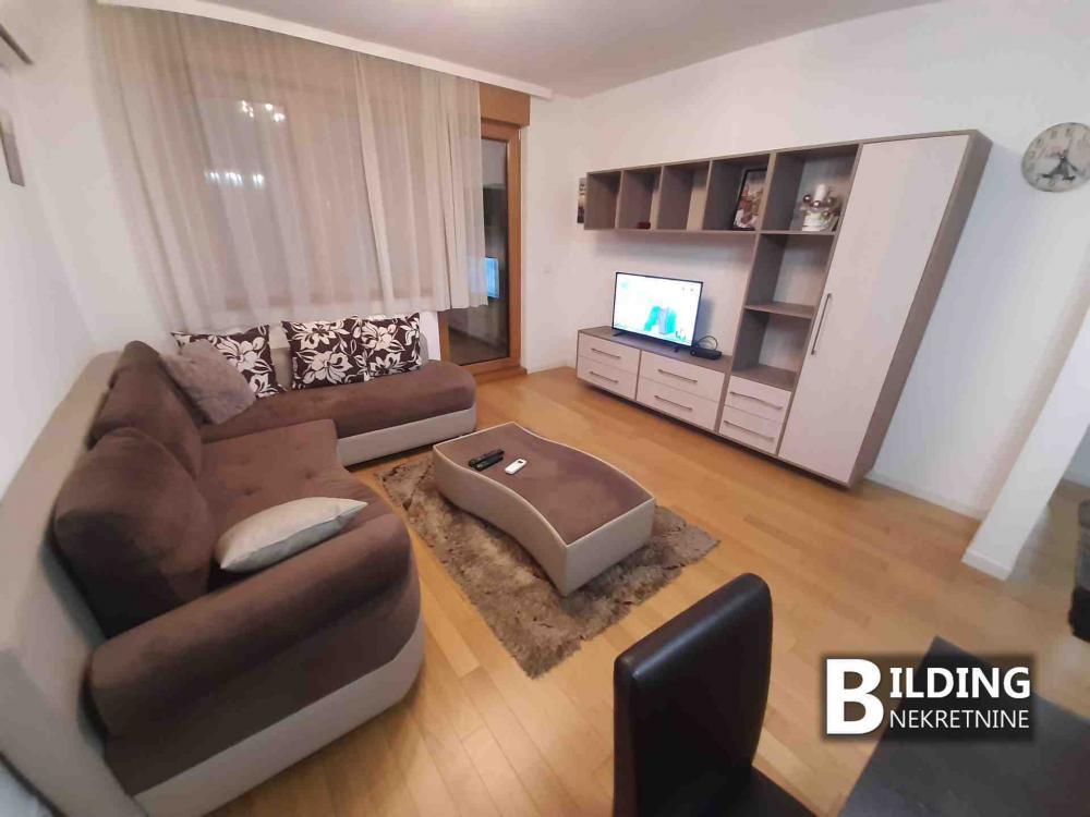 Uroša Martinovića, Dvosoban stan za izdavanje, 53m2, 950€