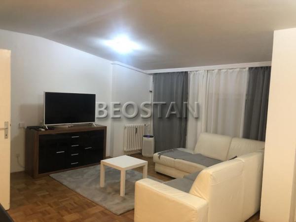 Vojvođanska, Trosoban stan za izdavanje, 80m2, 800€