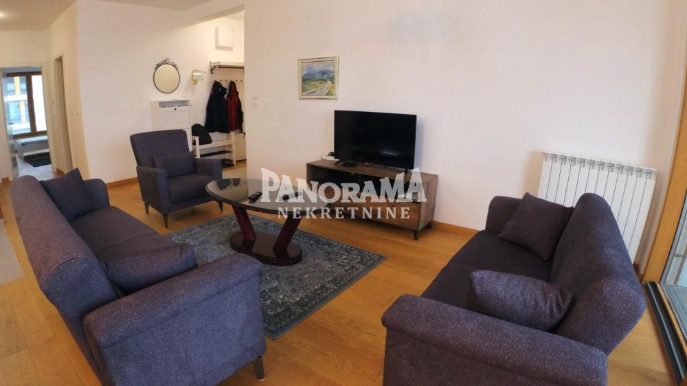 Bulevar heroja sa Košara, Trosoban stan za izdavanje, 93m2, 1.490€