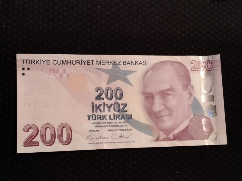 200 lira 2009 turska u XF klasi