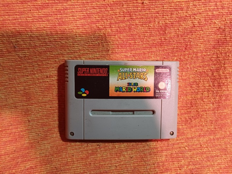 Super Mario World 2: Yoshi's Island - Super Nintendo