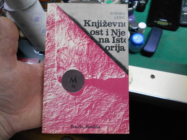 ZDENKO LEŠIĆ - KNJIŽEVNOST I NJENA ISTORIJA