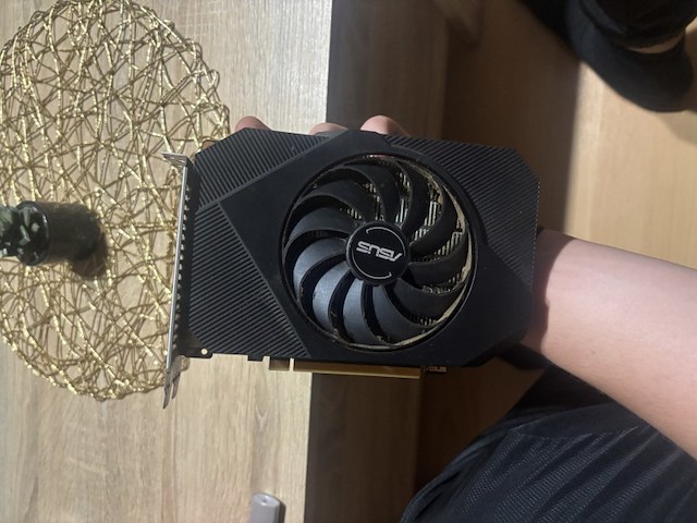 Nvidia Geforce GTX 1650 4gb Asus / GTX1650