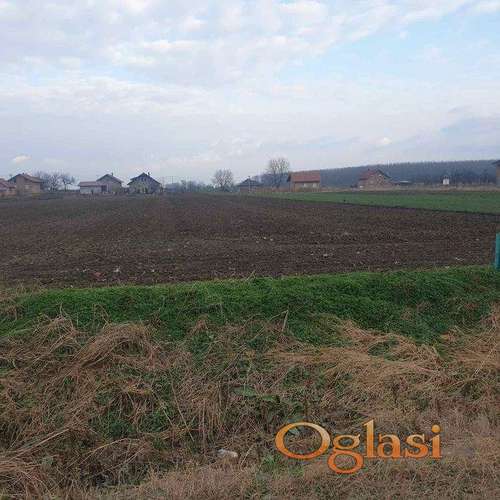 Plac 1479m2-Begeč