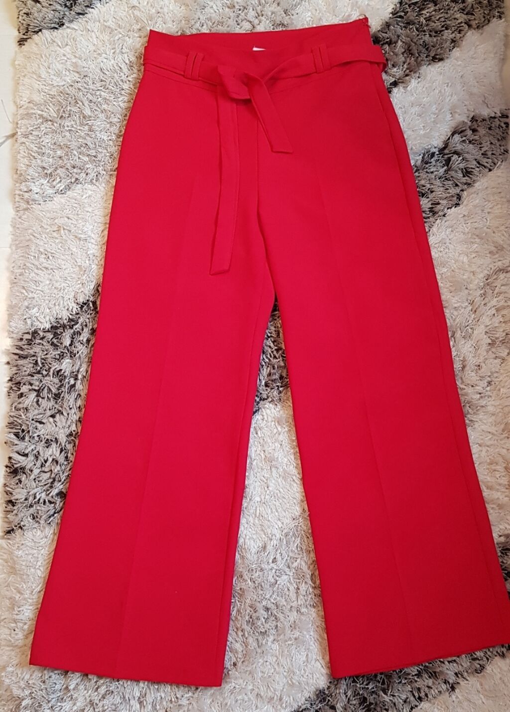 Pantalone naznaceno 42, odgovaraju za M / L novo Crvene, kvalitetne