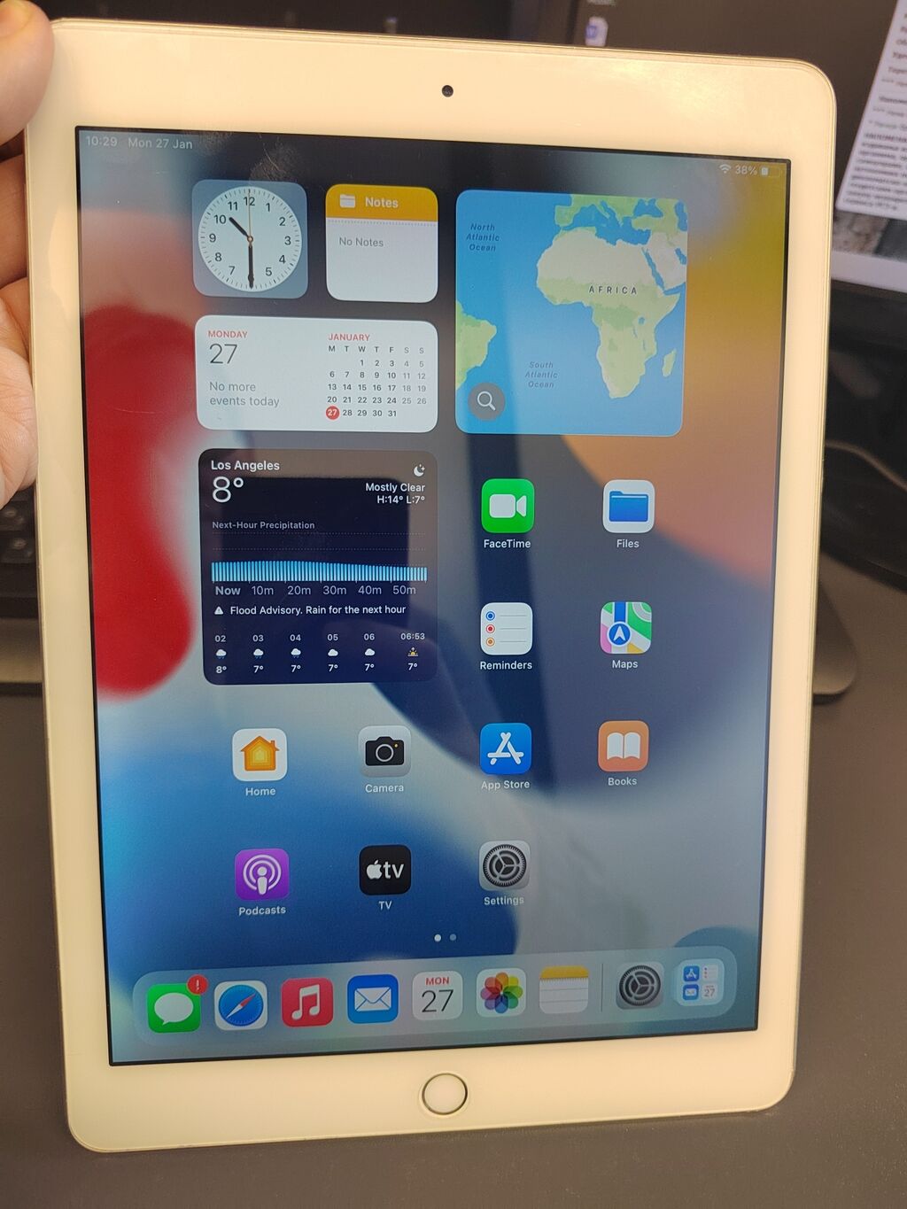 Ipad Air 2 2gb rama 128gb memorije U super stanju na njemu zastitno