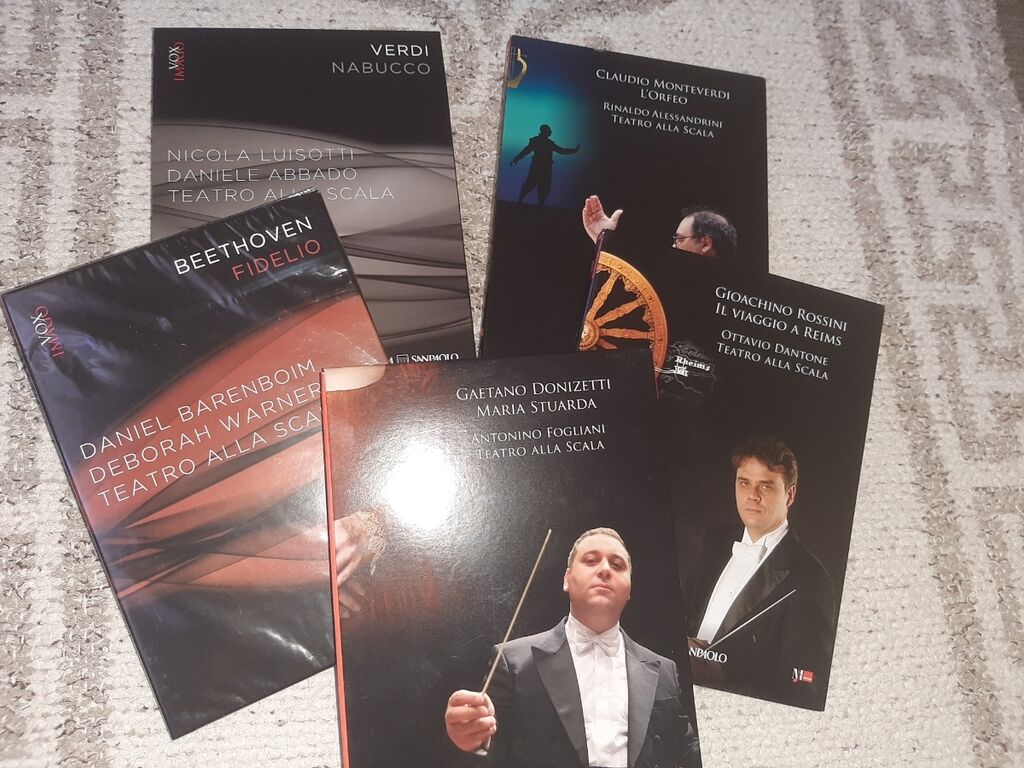 Cd klasične muzike Popularni izvođači u izdanju od dva CD / pet