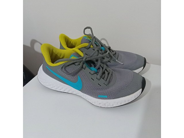 Nike patike br 35.5 ug 22.5