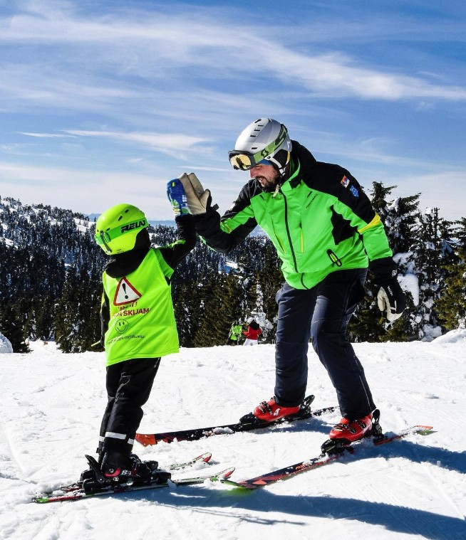 INDIVIDUALNI ČAS SKIJANJA (2 OSOBE) – SKI ŠKOLA AVANTURISTIČKI CENTAR KOPAONIK