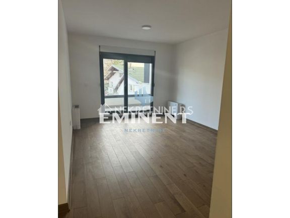 Vračar, Čubura, Sazonova, 4.0, 100m2, 1500 EUR