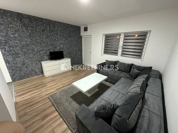 GARSONJERA - nameštaj u ceni - 30m2 - Adice