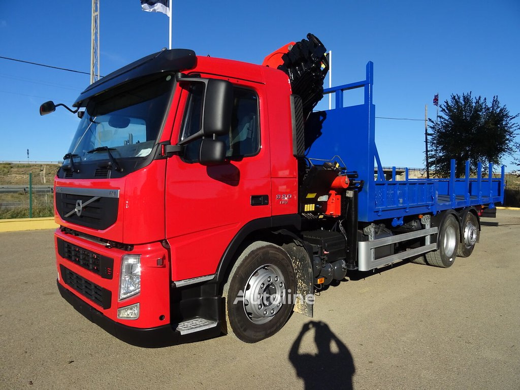 Volvo FM 330 kamion s ravnom platformom