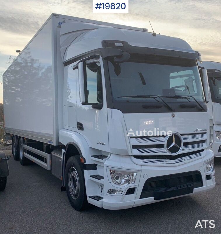 Mercedes-Benz Actros 2546 6x2 Box Truck kamion furgon