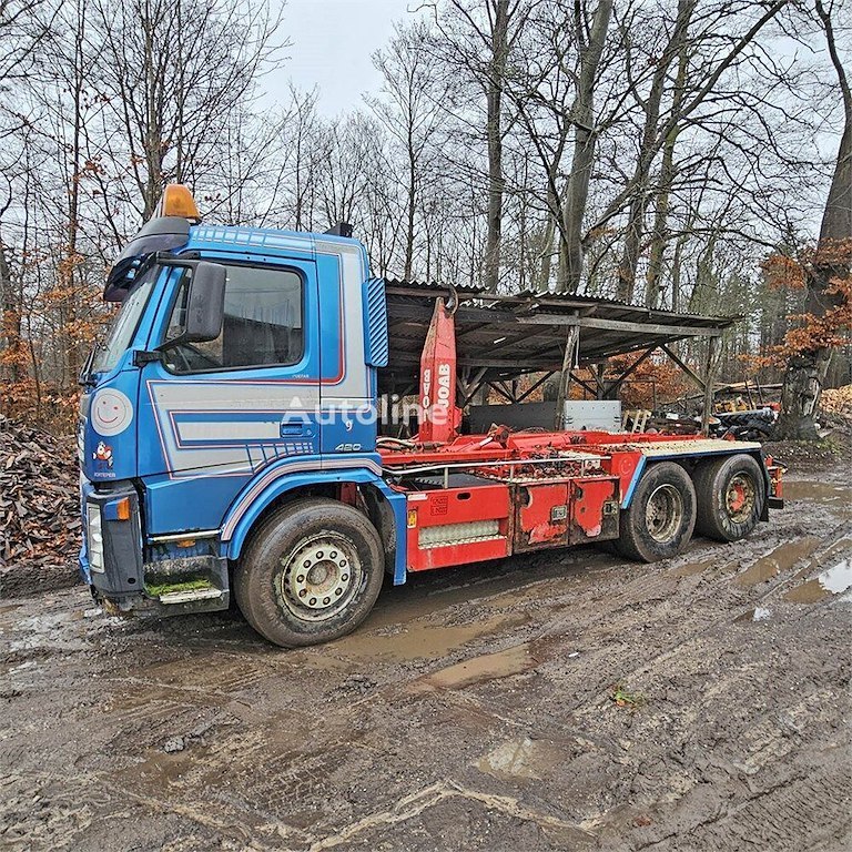 Prodaje se Volvo 420 rol kiper sa kukom na aukciji