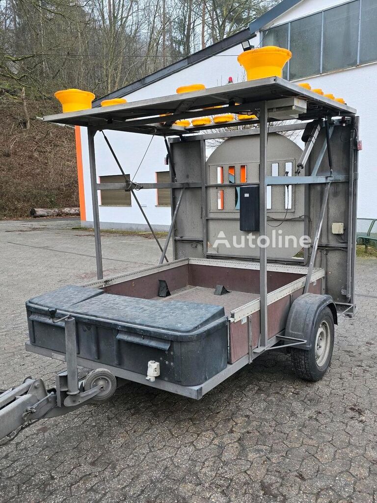 Nissen auto prikolica