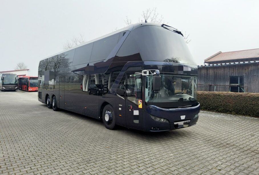 Neoplan Skyliner L - P06 dvospratni autobus