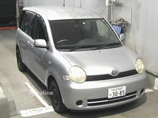 Toyota SIENTA minivan