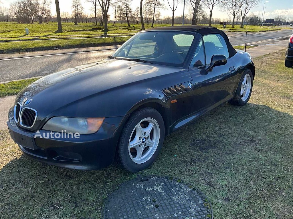 Prodaje se BMW Z3 kabriolet na aukciji