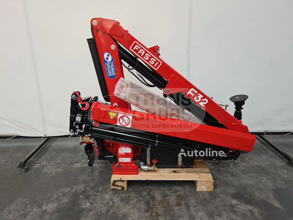 Nova Fassi F32A.0.23 autodizalica s kranom