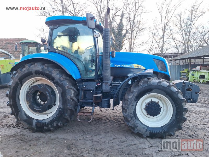 NEW HOLLAND T 7050