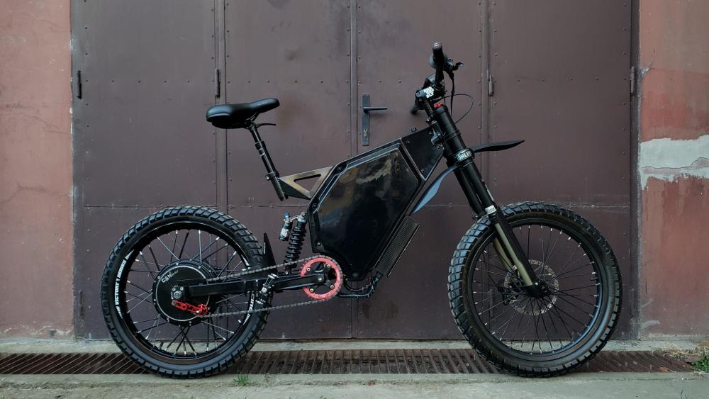 2024 Stealth Bomber Enduro 8000w 85kmh 35ah Nov