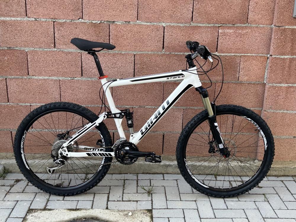 Giant Stance XC30 MTB 22inca XT RockShox