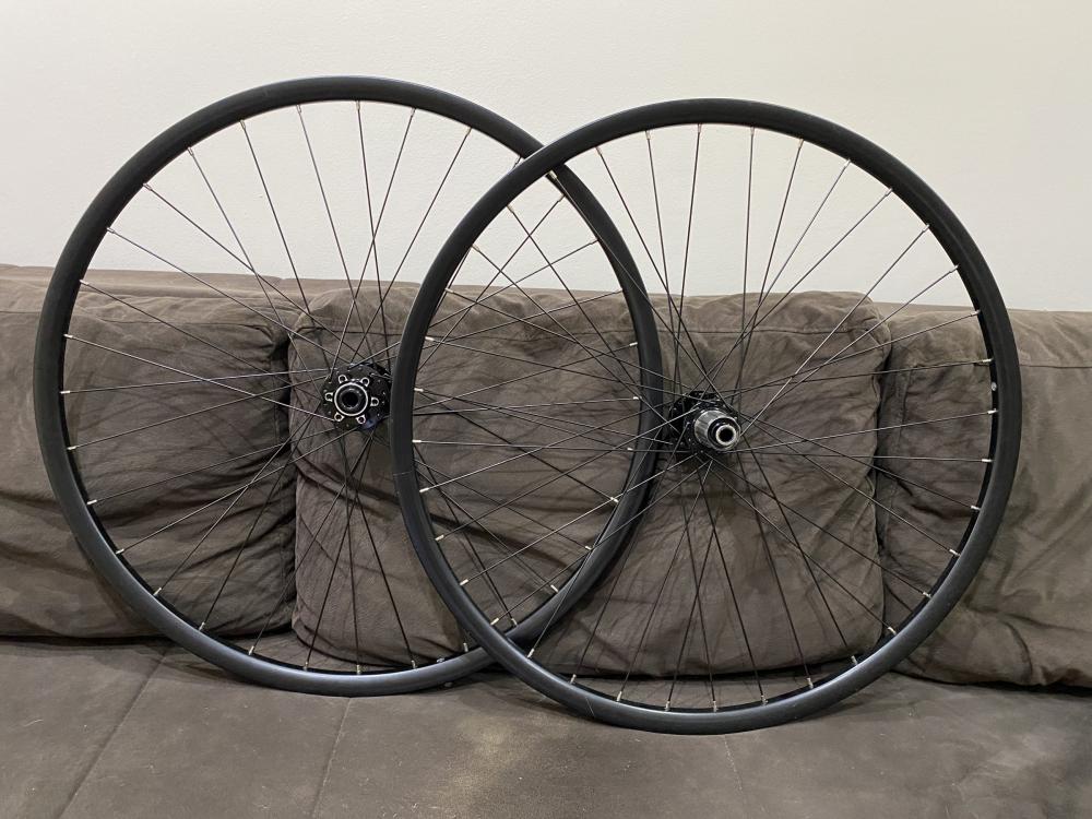 29er Novatec 15x110 - 12x142 NOVO