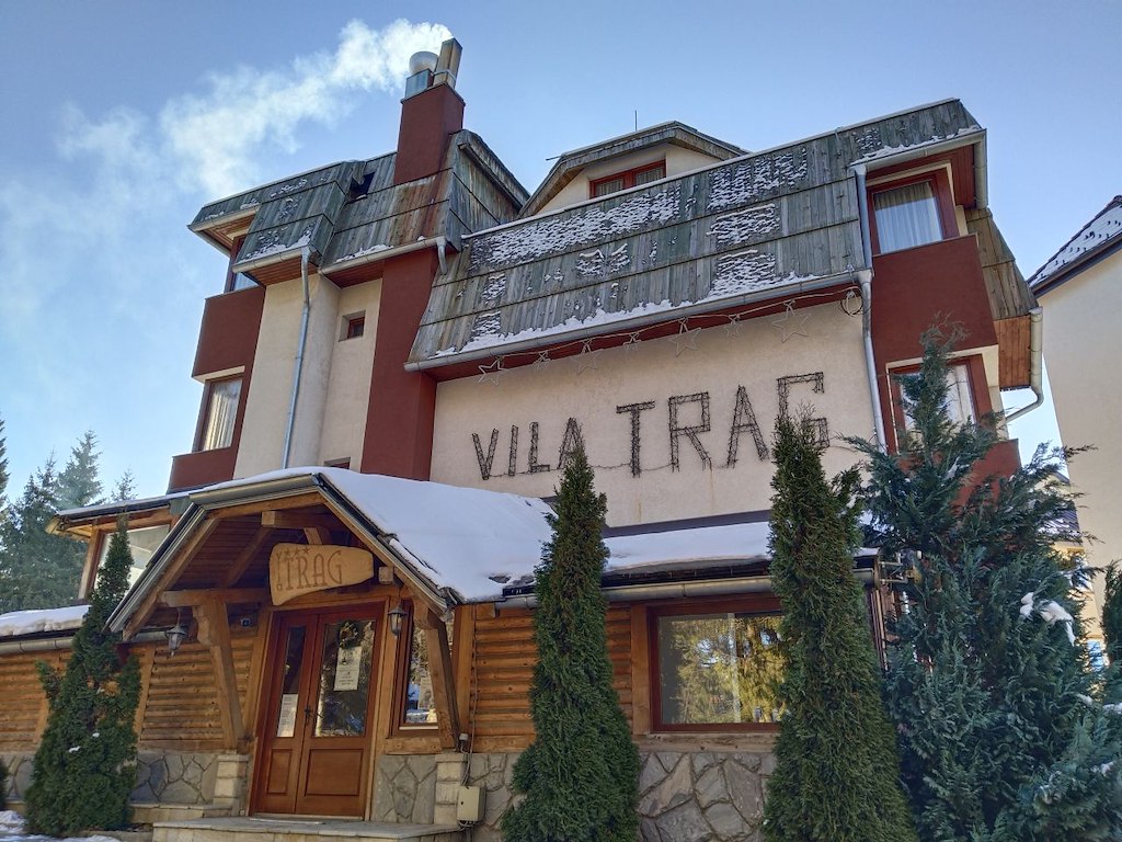 Vila "Trag" ***