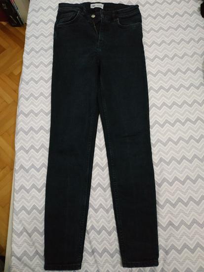 Zara crne farmerice slim 38