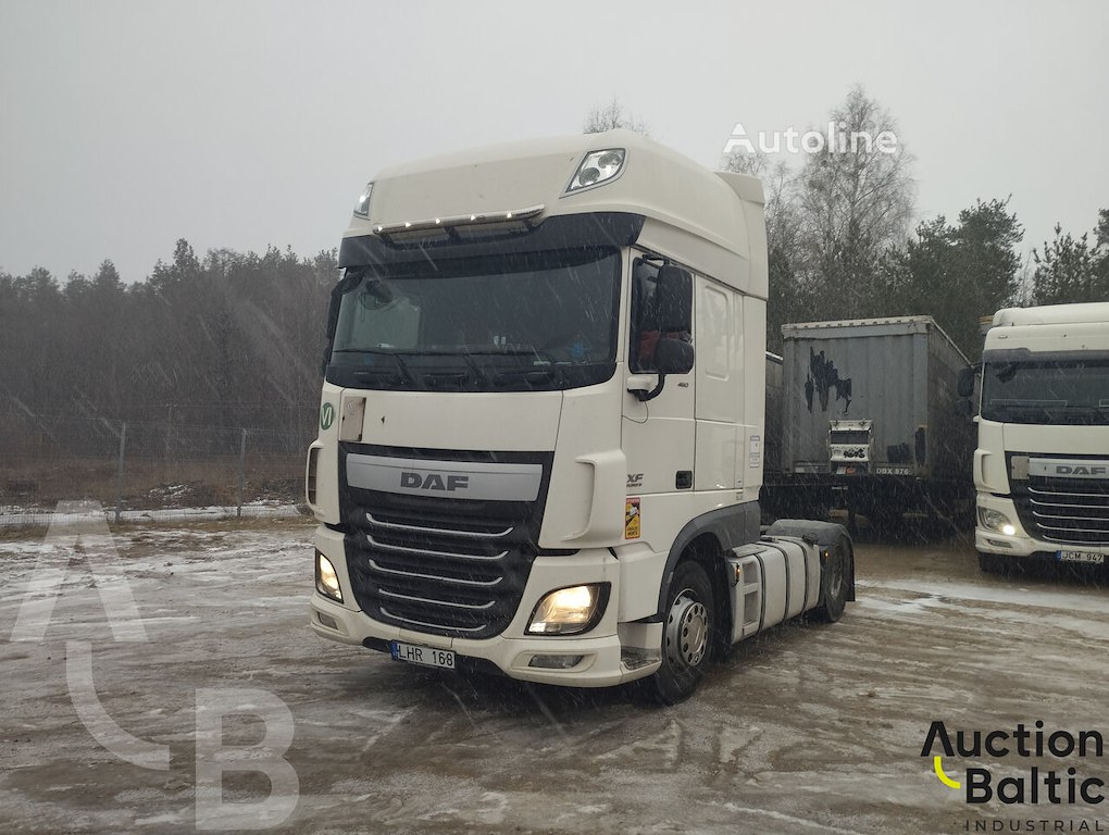 Prodaje se DAF XF 460 FT tegljač na aukciji