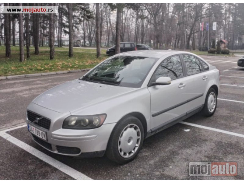 Volvo S40