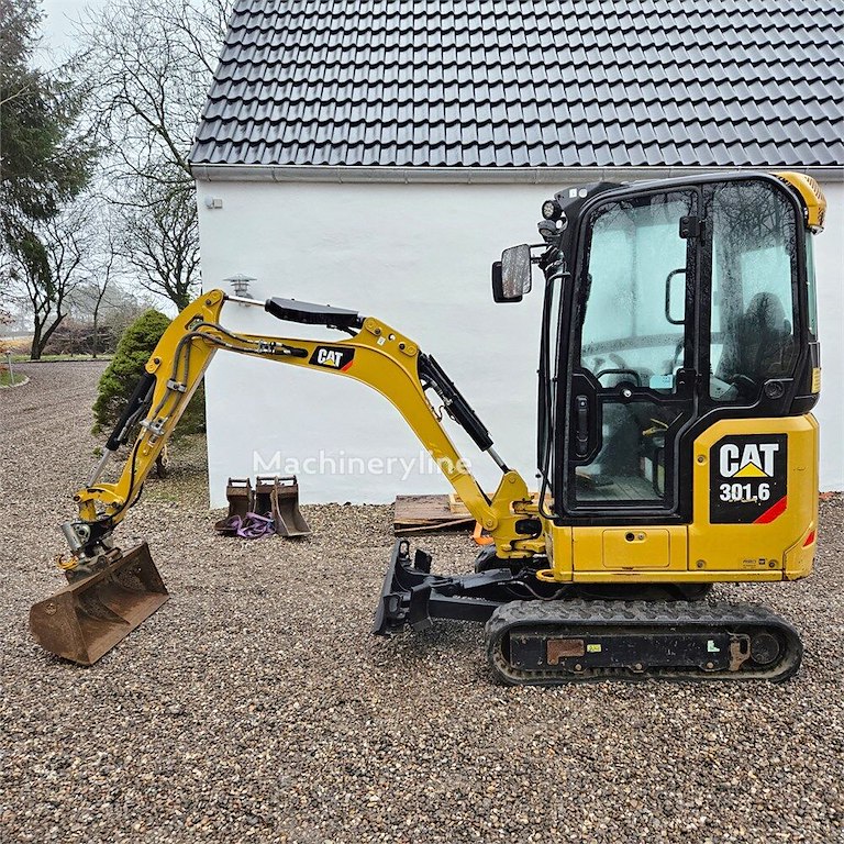 Prodaje se Caterpillar 301.6 mini bager na aukciji