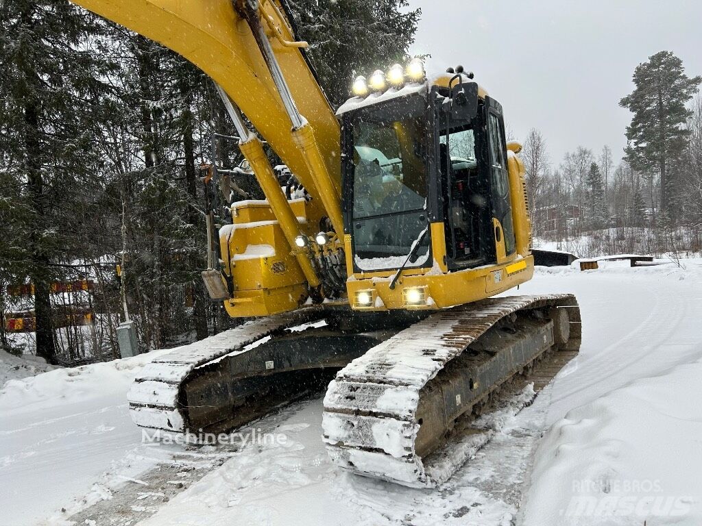 Komatsu PC228 USLC-11 bager guseničar