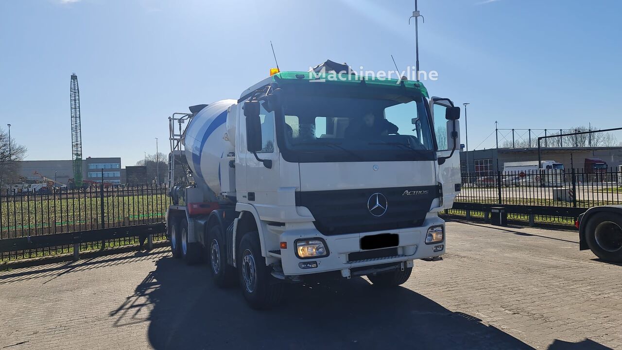 IMER Group na šasiji Mercedes-Benz Actros 933 kamion s mešalicom za beton