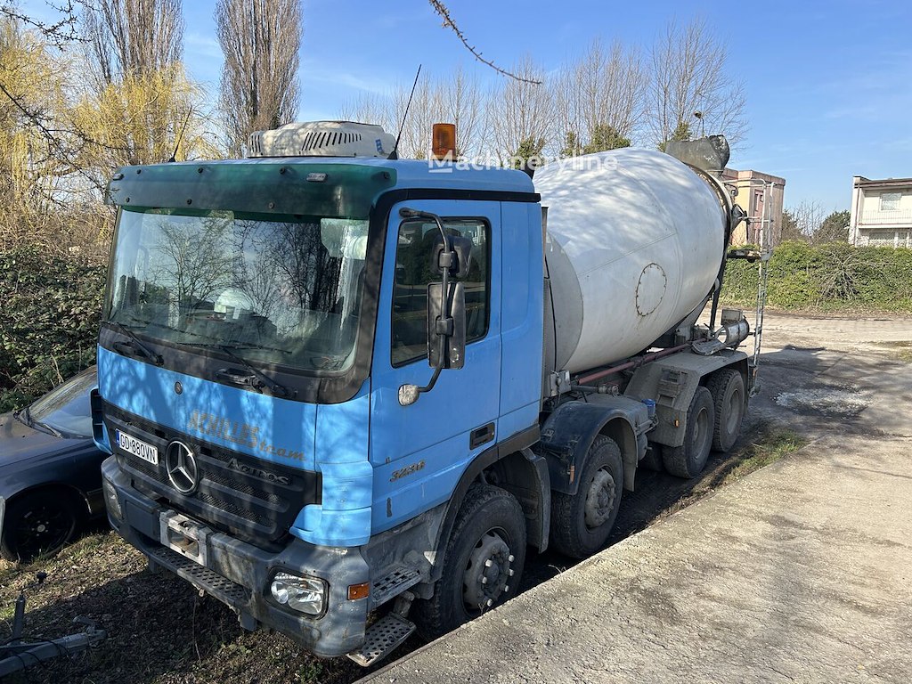 Liebherr na šasiji Mercedes-Benz B3236 kamion s mešalicom za beton