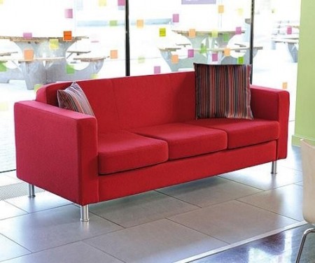 Lunar Red. Sofa za cekonicu