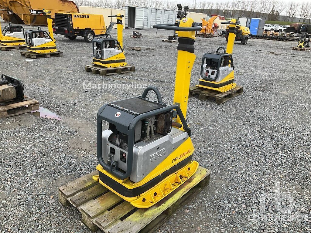 Prodaje se Wacker Neuson DPU5545HEH vibro ploču na aukciji