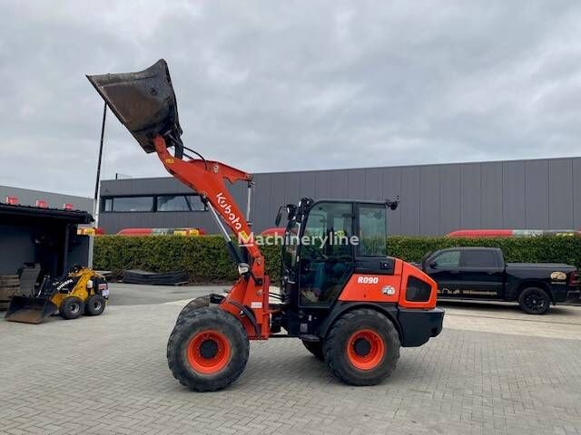 Kubota R 090 prednji utovarivač