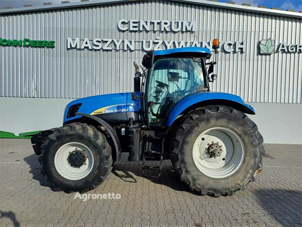 New Holland T7040 traktor točkaš