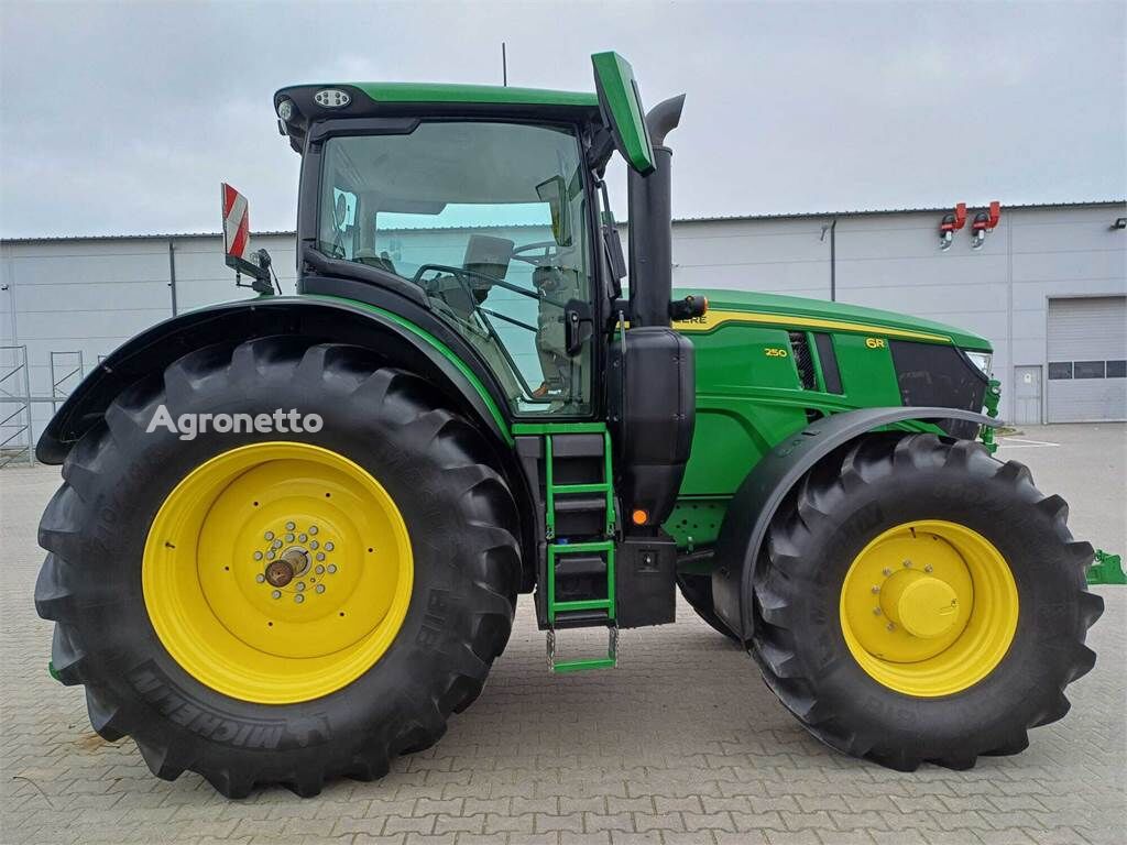 John Deere 6250R traktor točkaš