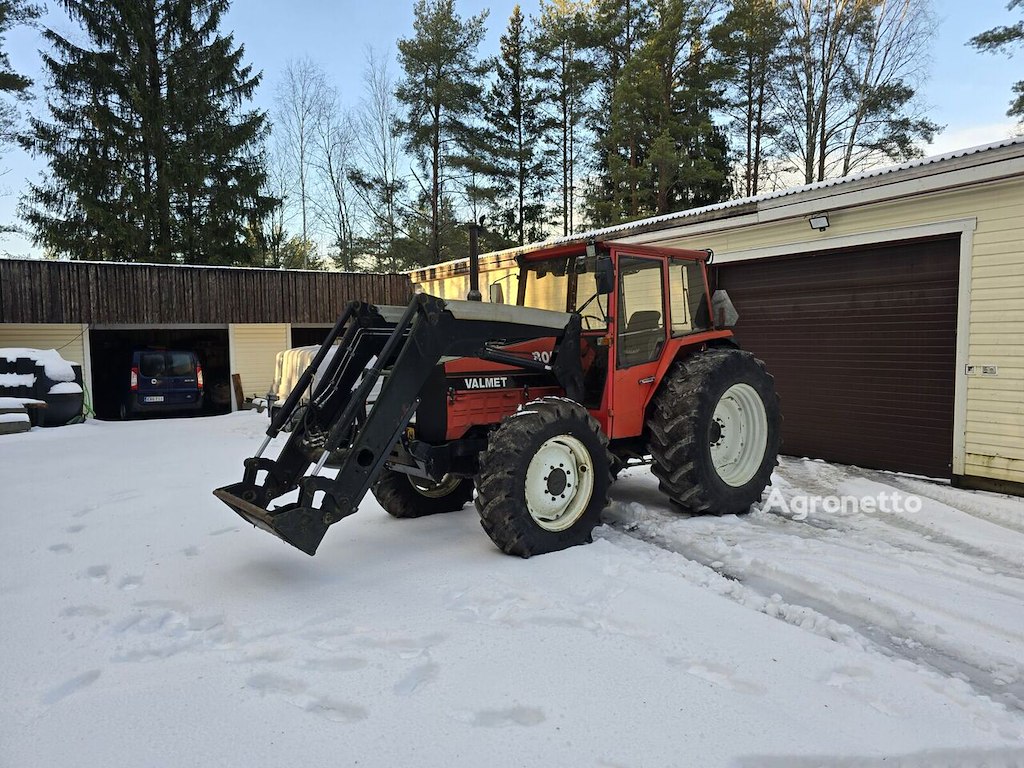 Valmet 805 ålö etukuormaajalla kauha ja trukkipiikit traktor točkaš