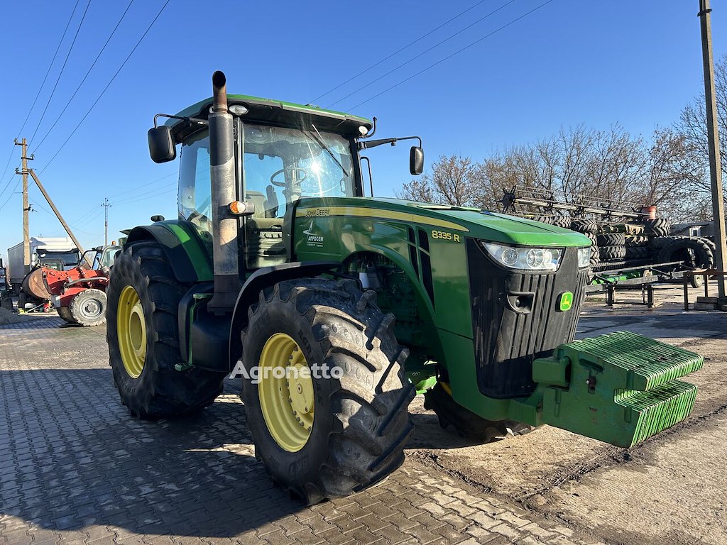 John Deere 8335 R traktor točkaš