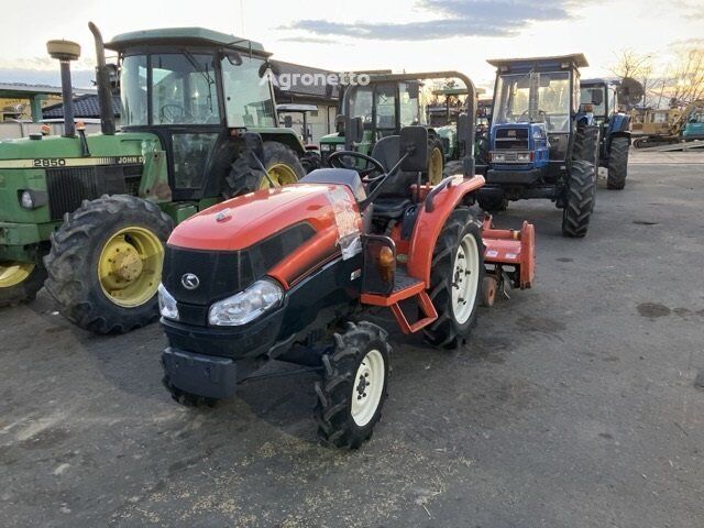 Kubota TRACTOR(Kubota) mototraktor