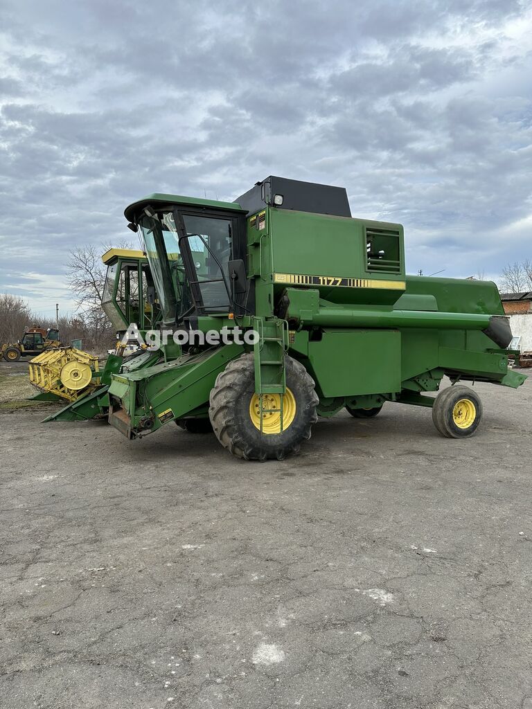 John Deere 1177 kombajn za žito