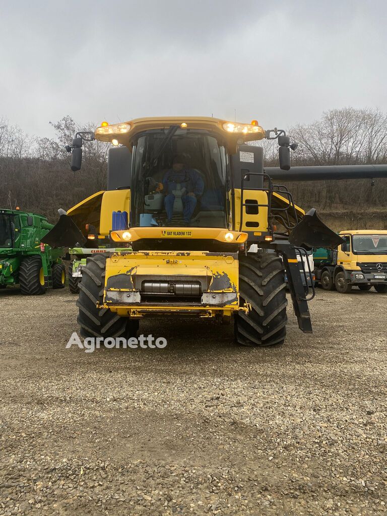 New Holland CR9060 kombajn za žito