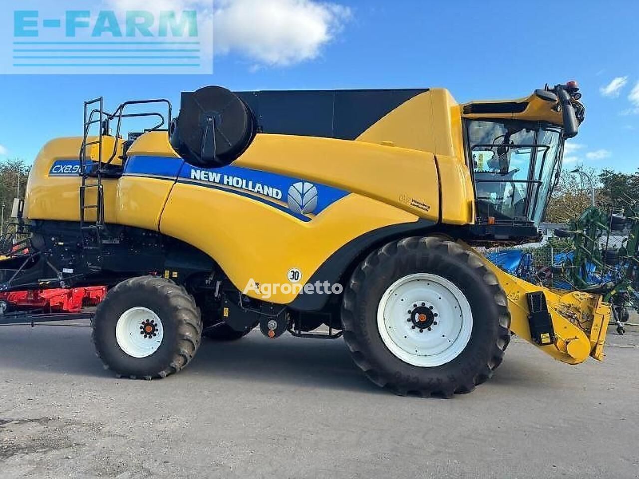 New Holland cx 8.90 kombajn za žito