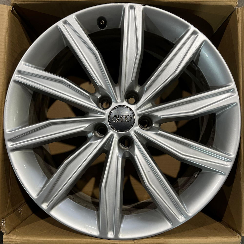 ORIGINAL ALU FELNE ZA AUDI
8.5j x19 et40 5x112